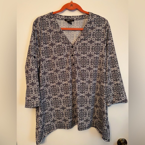 Robert Louis | Tops | Robert Louis Black White Blouse | Poshmark